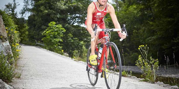 Julia Hauser nutzt Wings for Live Run für Mitteldistanz-Training ...